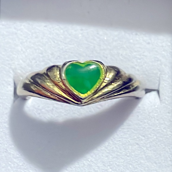 Jewelry | Vintage Green Enamel Heart Ring In Goldsilver Tone | Poshmark